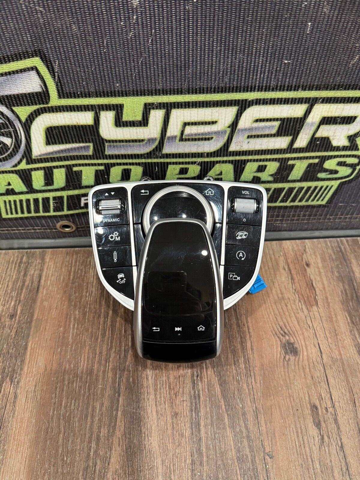 2017-18 MERCEDES-BENZ C63 AMG W213 CONSOLE TOUCH PAD CONTROLLER UNIT O ...