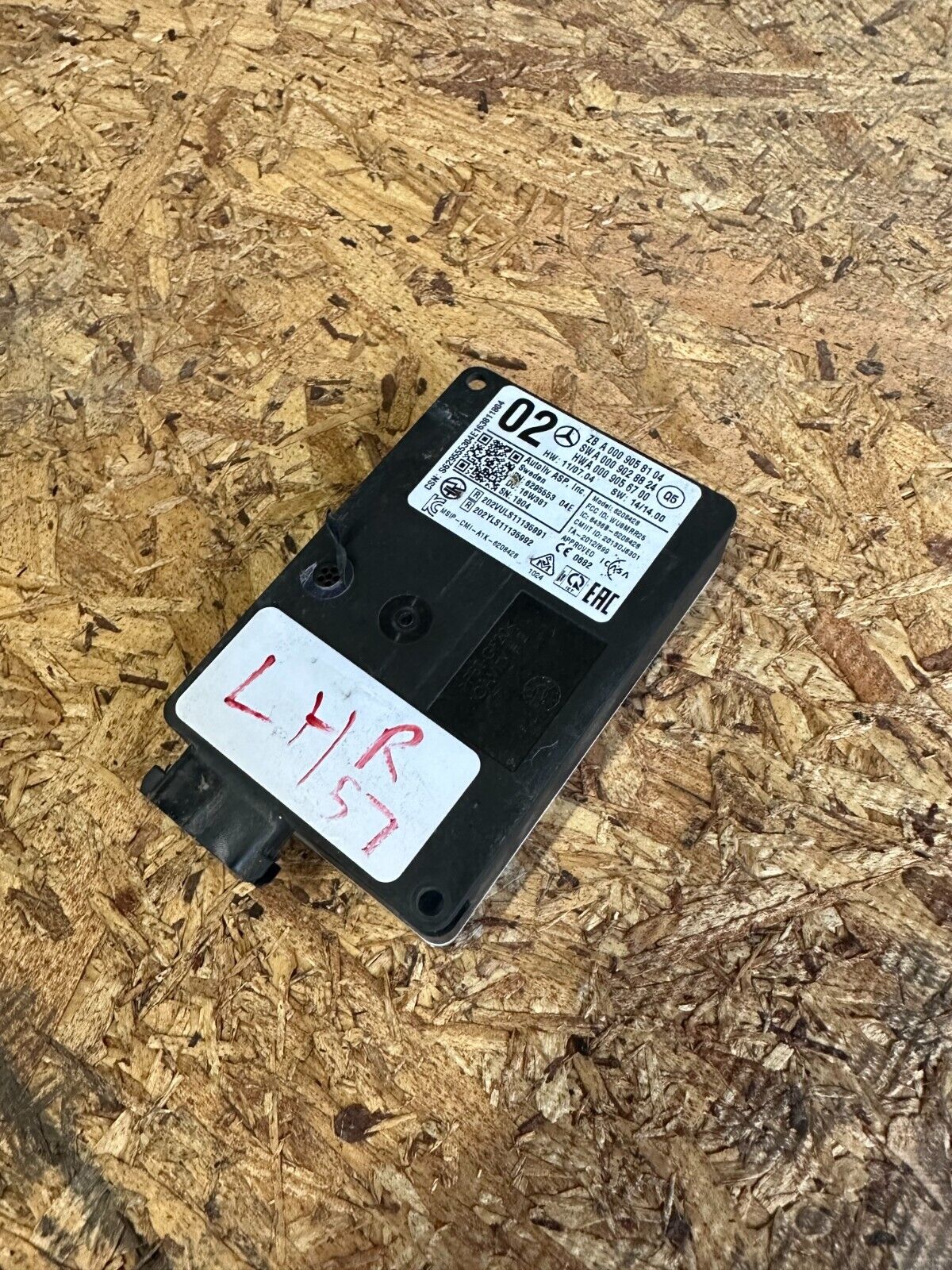 MERCEDES-BENZ W205 FRONT BUMPER BLIND SPOT RADAR SENSOR 0009058104 000 ...