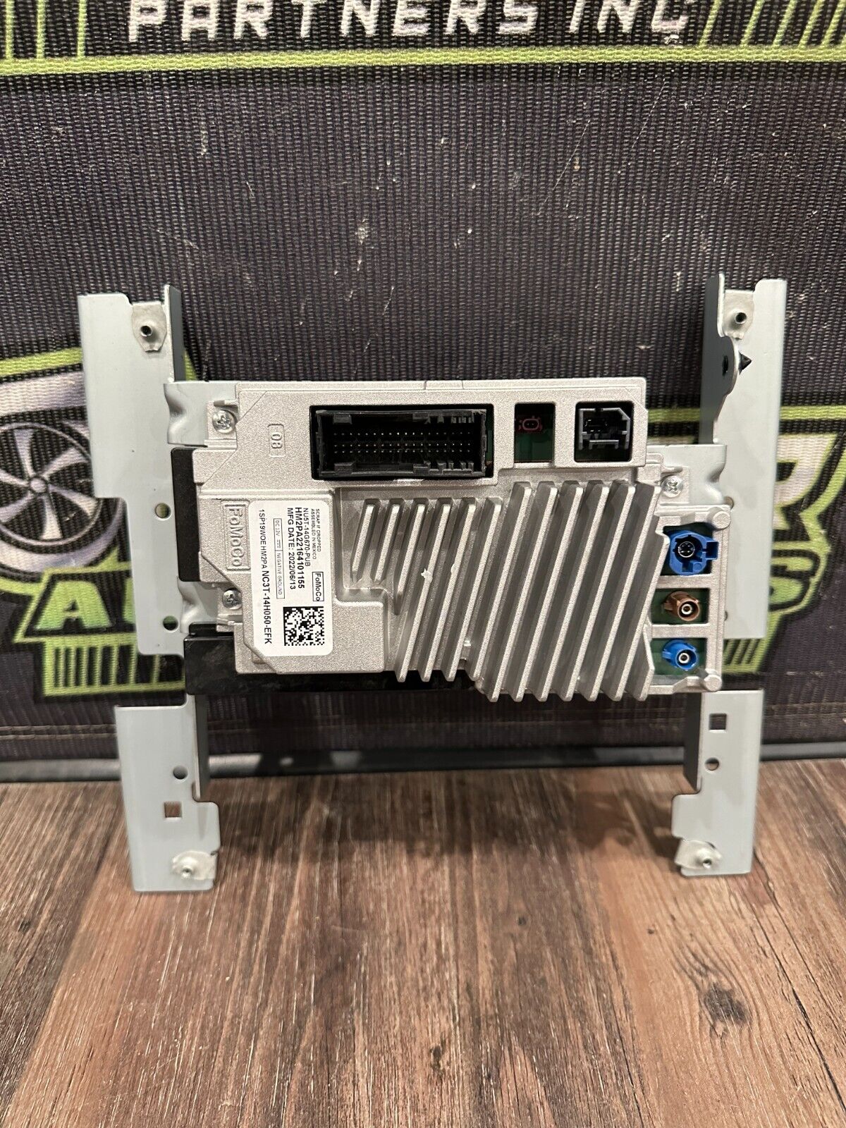 2020-2022 FORD F250 F350 SCREEN RADIO APIM MODULE WITH BRACKET OEM ...