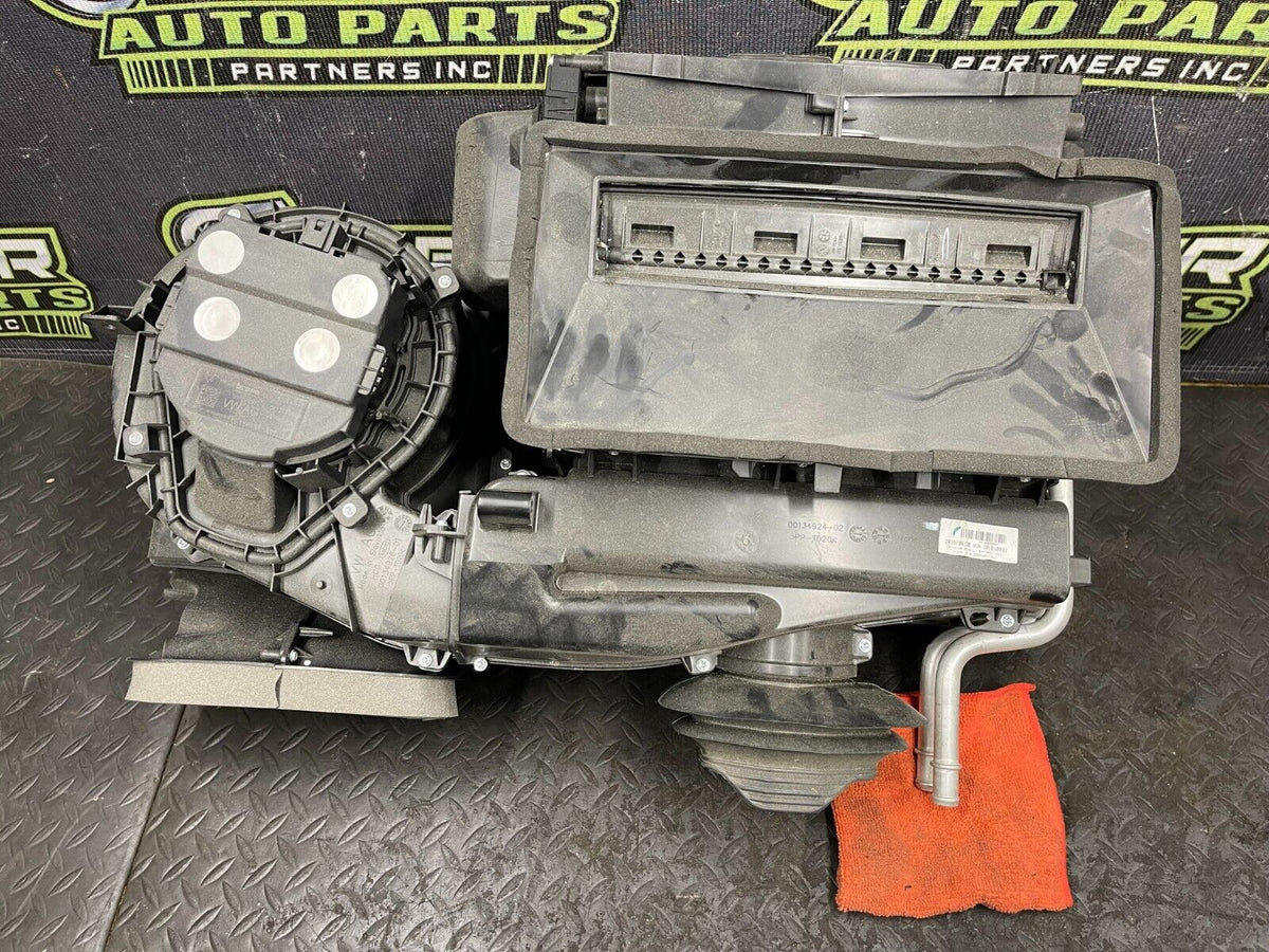 2017 AUDI R8 OEM HVAC A/C HEAT BLOWER MOTOR BOX ASSEMBLY — CyberAutoParts