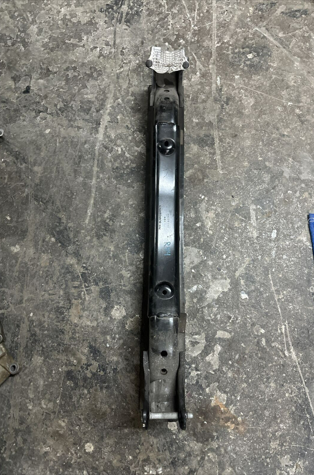 2020 2021 2022 GMC SIERRA 2500 3500 FRONT TORSION BAR SUPPORT BRACKET ...