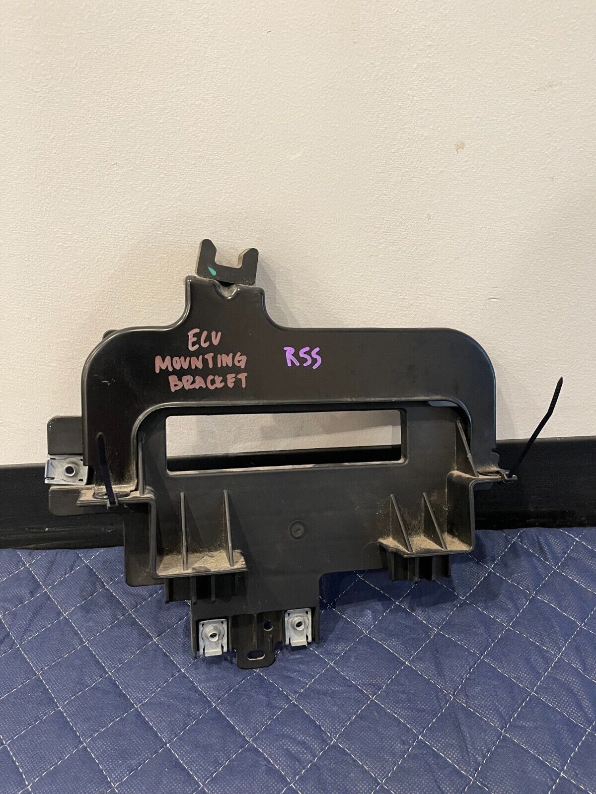 2022 RAM 1500 TRX ECU MOUNTING BRACKET OEM — CyberAutoParts